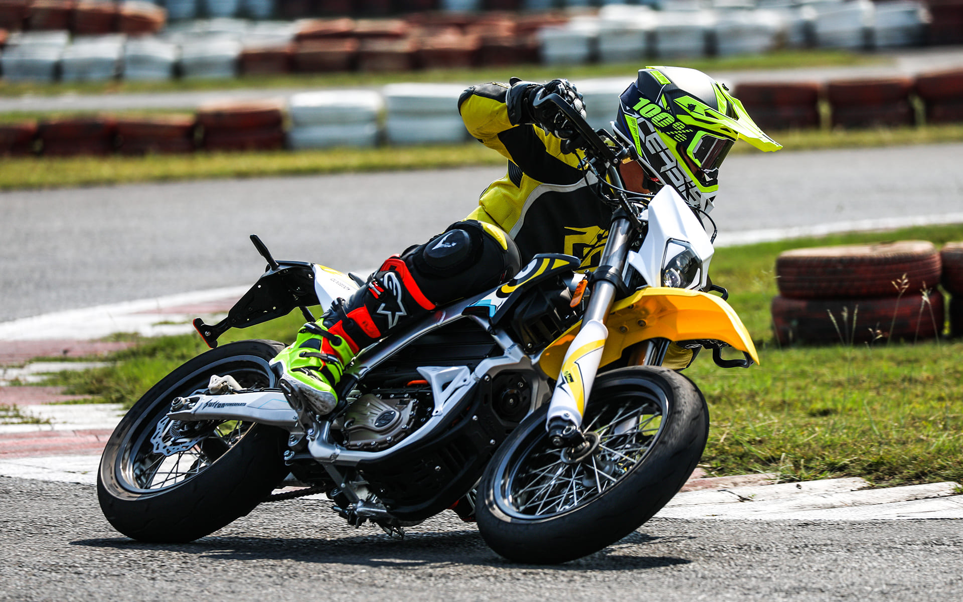 Surron Storm Bee E (желтый), 809 000 ₽ - официальный дистрибьютер +7 ...